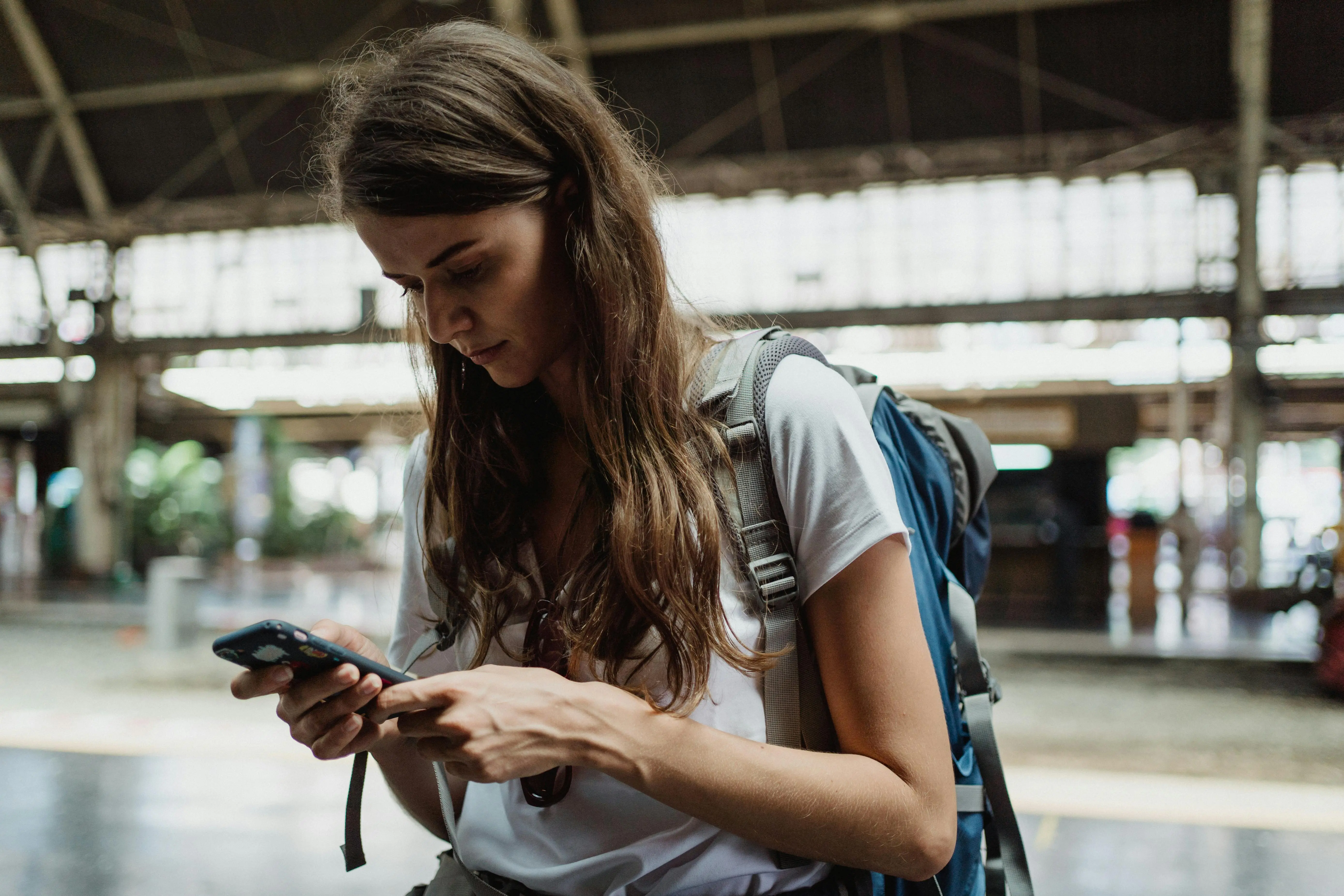 eSIM vs. Local SIM: Best Travel Data Option for You